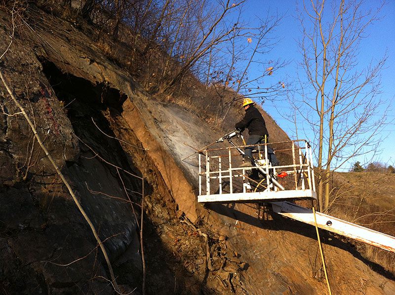 Rock Stabilization and Retaining Walls - Perforoc